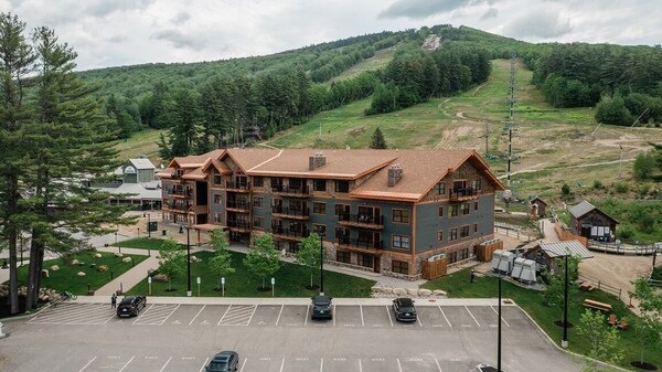 Cranmore Condominium Lodging - Conway, NH