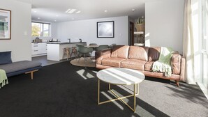 Apartamento, 2 quartos | Sala de estar