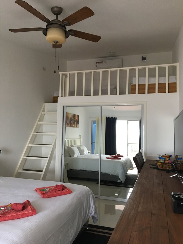 The Beachhouse - Dalaguete