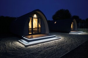 Elite Pod (no pets allowed) | 1 quarto, cortinas blackout, ferros/tábuas de passar roupa