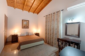 4 quartos, quartos insonorizados, ferro/tábua de engomar 