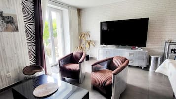 Casa conforto, 3 quartos | Lounge executivo