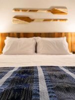 Minibar, Wi-fi grátis, roupa de cama fornecida