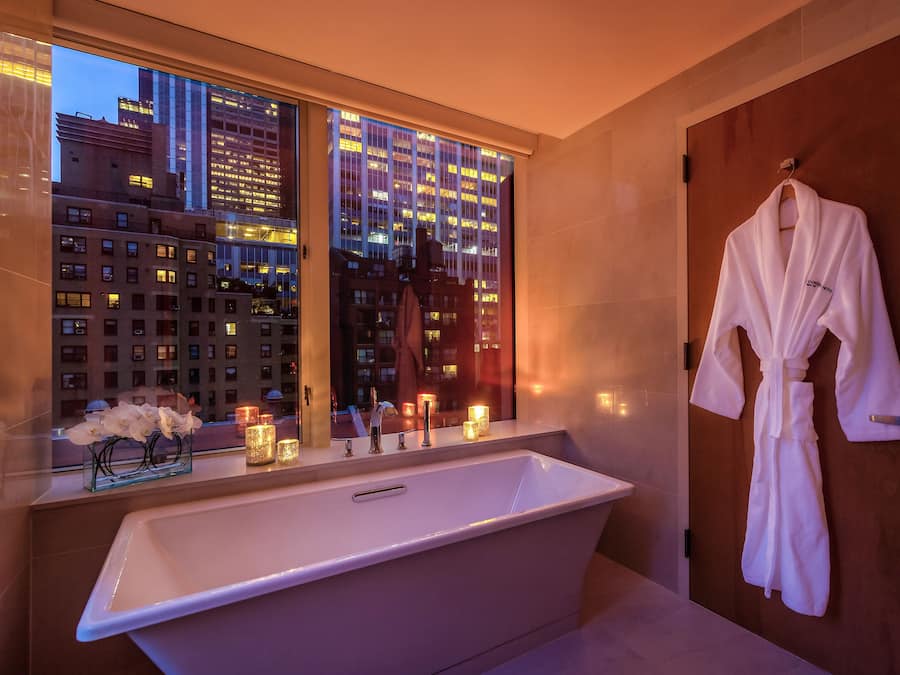 Suite Deluxe, várias camas | Vista do quarto