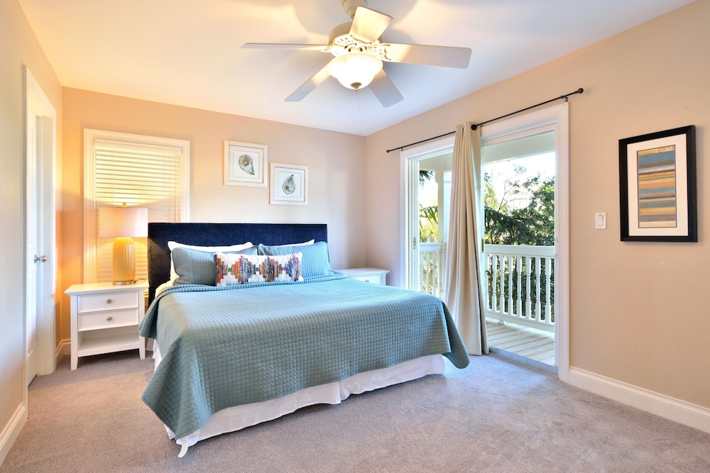 Geräumiges Luxushaus Am Wasser Mit Aufzug, Pool Und Eigenem Dock! - Key West, FL