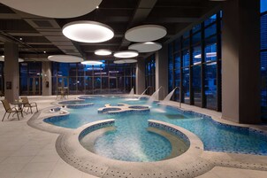 Piscina interna, piscina externa