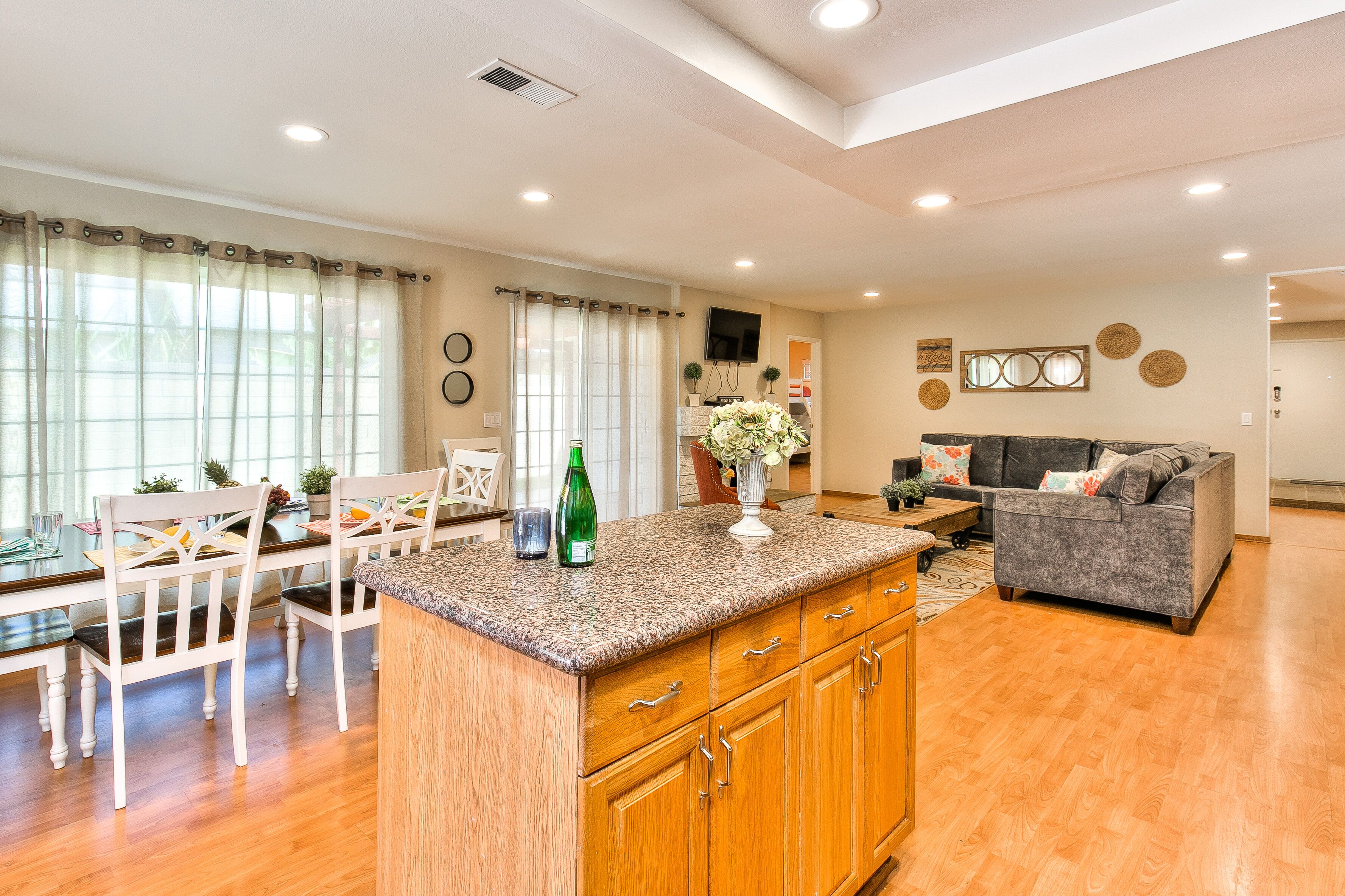 Walk To Disneyland & Conv Ctr!**hot Tub!*game Room*magical March! - Stanton, CA