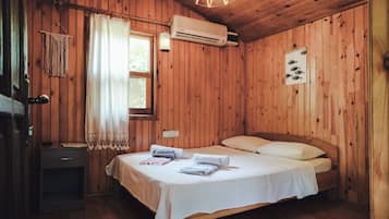 Bangalô conforto, 1 cama de casal | Wi-Fi de cortesia, roupa de cama