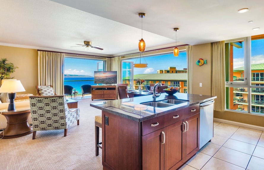 Maui Resort Rentals: Honua Kai - 3 Total Bedrooms, Stunning 8th Floor Ocean Views! - Maui, HI