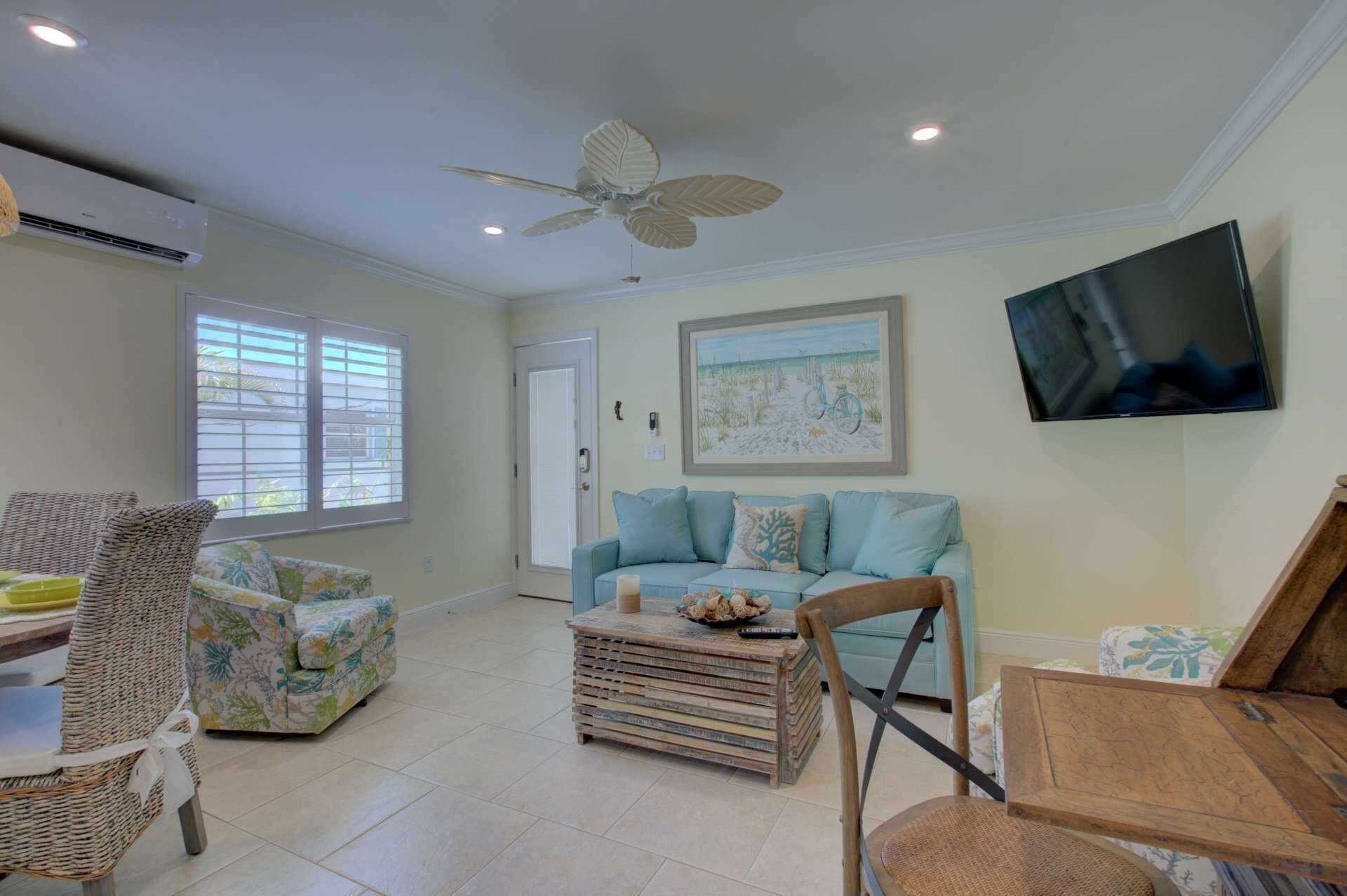 Heart Of Siesta Key Village, Walk To Beach, Heated Pool, Comes With Beach Gear! - Siesta Key, FL