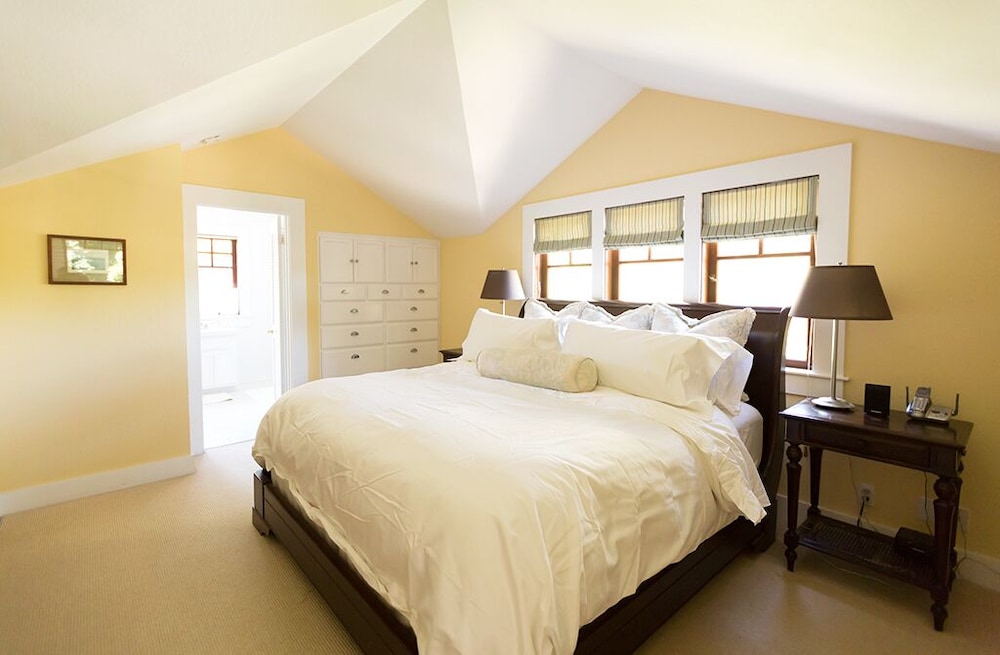 Downtown St. Helena Retreat With Pool, Bocce Ball And Privacy. Permit #Pl23-019 - St. Helena, CA