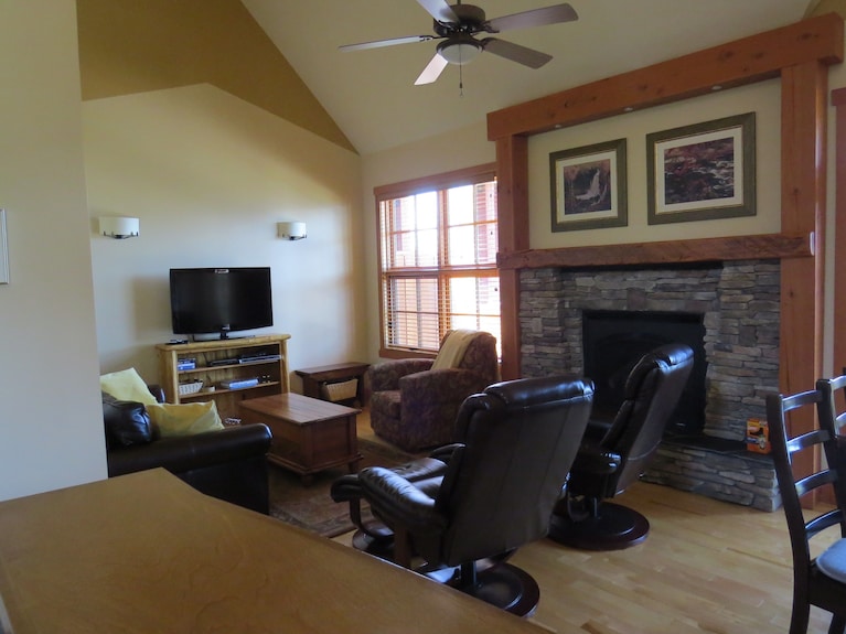 Ski-in Ski-out, Privé Bubbelbad, Ruime Unit, Panoramisch Uitzicht - Banff National Park