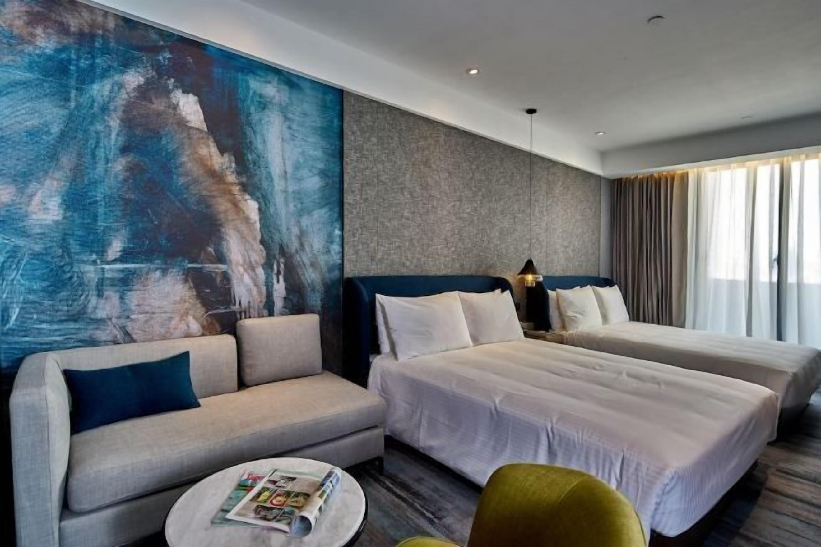 Roupas de cama premium, cofres nos quartos, individualmente mobiliados