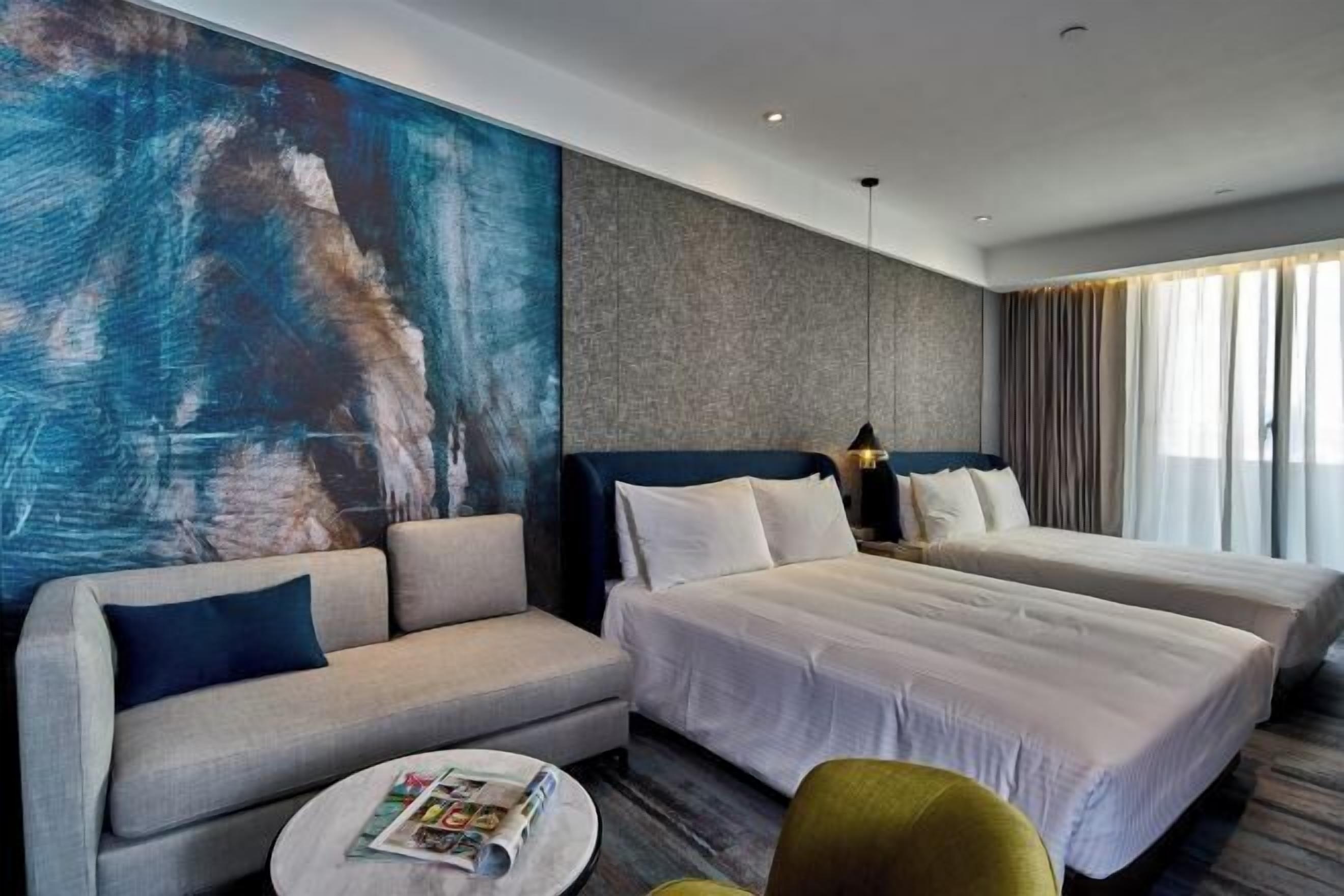 Roupas de cama premium, cofres nos quartos, individualmente mobiliados