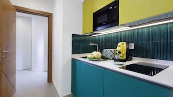 Apartamento, 1 quarto, para fumantes, 2 banheiros | Cozinha privada | Geladeira, fogão