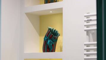 Apartamento, 1 quarto, fumadores, 2 casas de banho | 1 quarto, secretária, Wi-fi grátis, roupa de cama fornecida