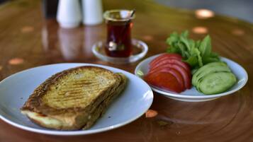 Pequeno-almoço tipo buffet diário incluído