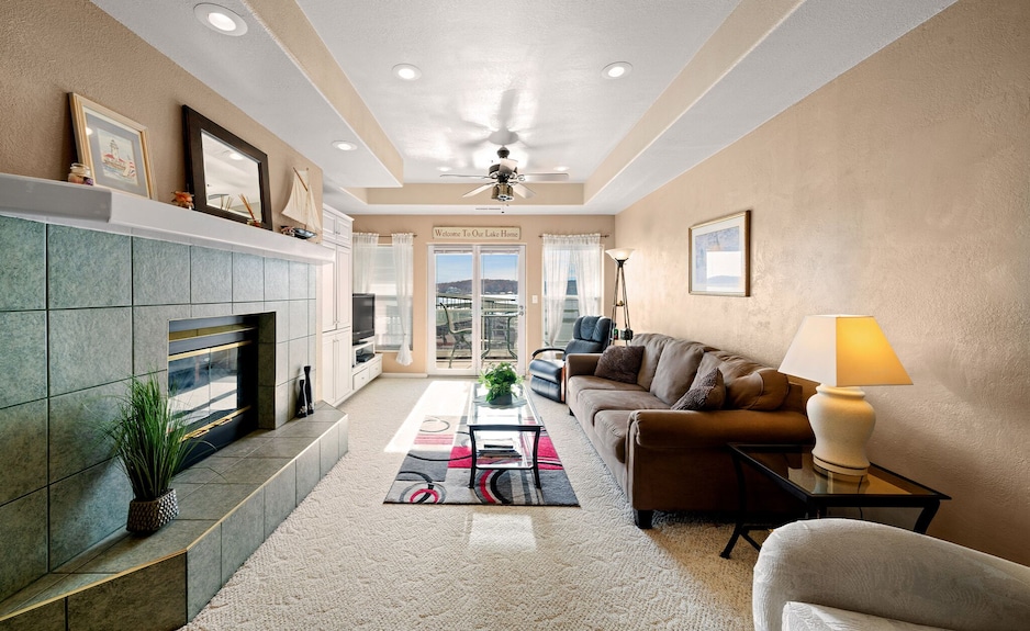 Beautiful Waterfront Condo With The Boat Slip! Its Five O'clock Somewhere... - 奧扎克湖
