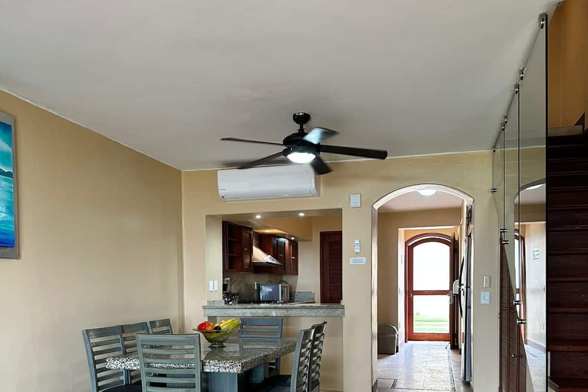 Vila superluxo, 3 quartos, terraço, vista para o oceano | Cozinha privada | Geladeira, micro-ondas, fogão, cafeteira/chaleira