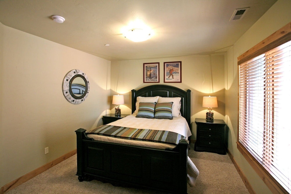 Boulder Ridge - 7 Bd, Huge Theater, Pool Table, Hot Tub, Sauna - Sundance, UT