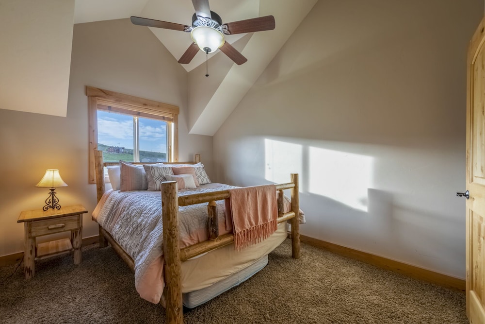 Harbor Lodge Has Expansive Deck Views And Located Directly Across From The Marina! - Utah