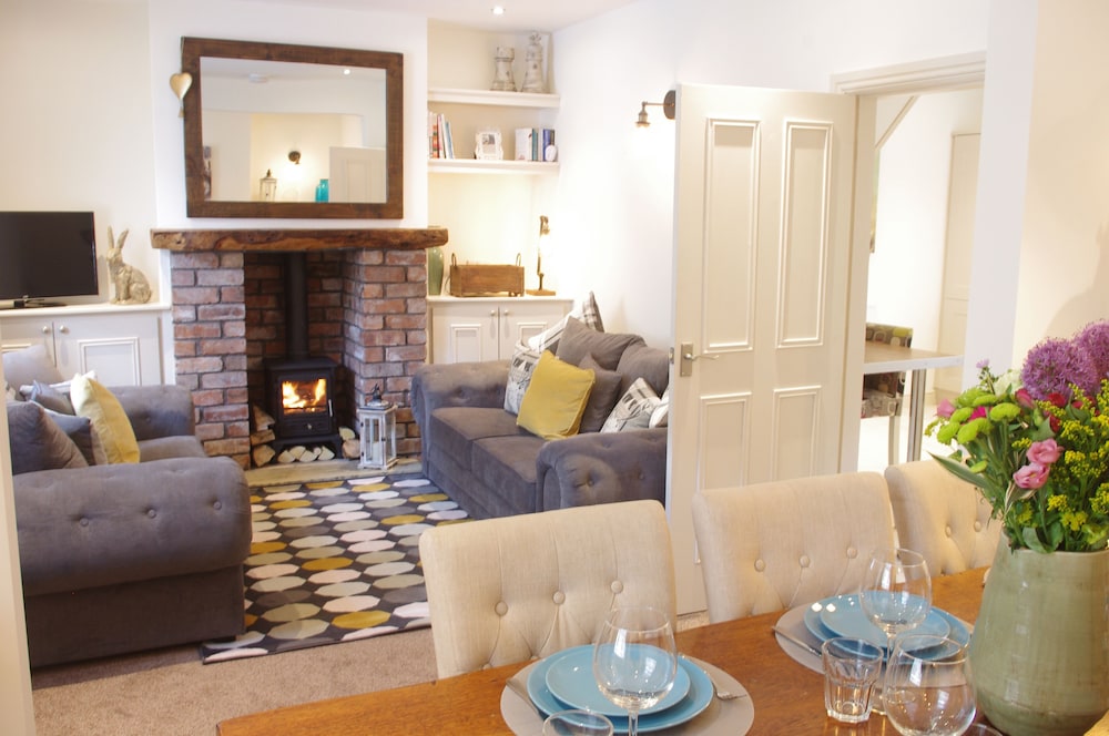 Stylish Cottage Inc Breakfast, 4 Adults 2 Children - Bakewell
