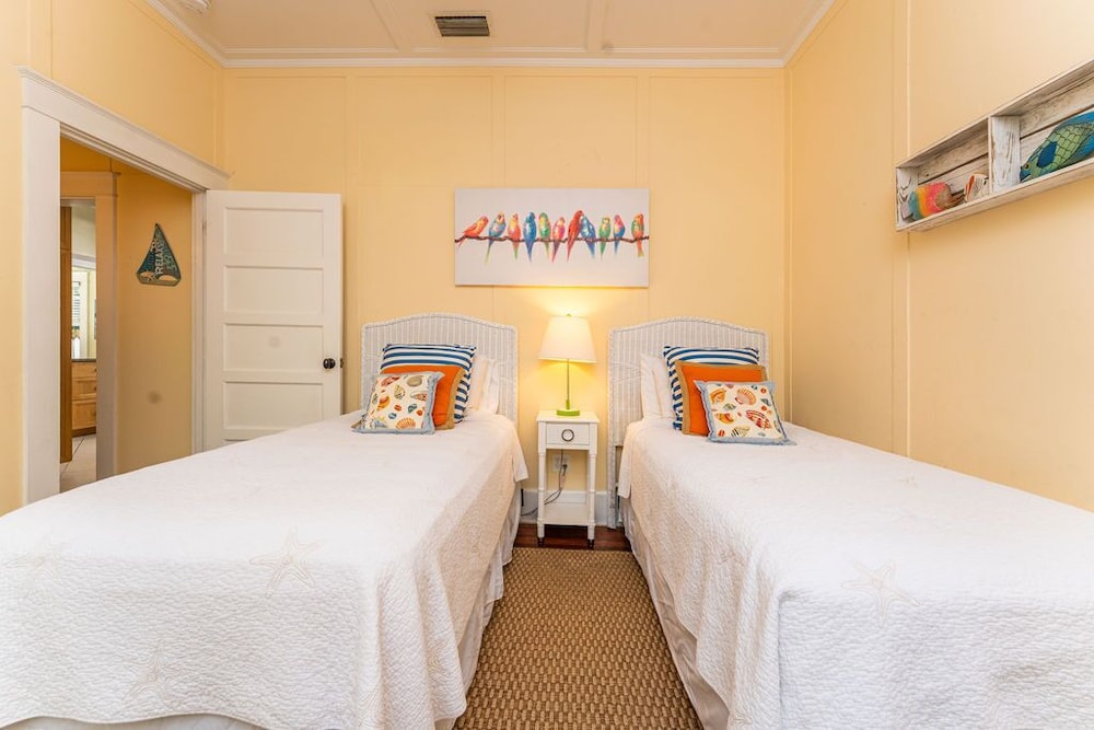June-sept. Weekly Discount!!! - Bottoms Up Bungalow 2 Bed/2 Bath Private Pool - Key West