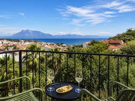 Quarto, vista para o mar | Terraço/pátio interior