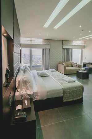 Suíte panorâmica, sacada, vista para o mar | Roupas de cama de algodão egípcio, roupas de cama premium