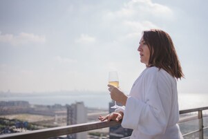 Suite Panorâmica, varanda, vista para o mar | Terraço/pátio interior