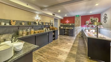 Pequeno-almoço tipo buffet diário incluído