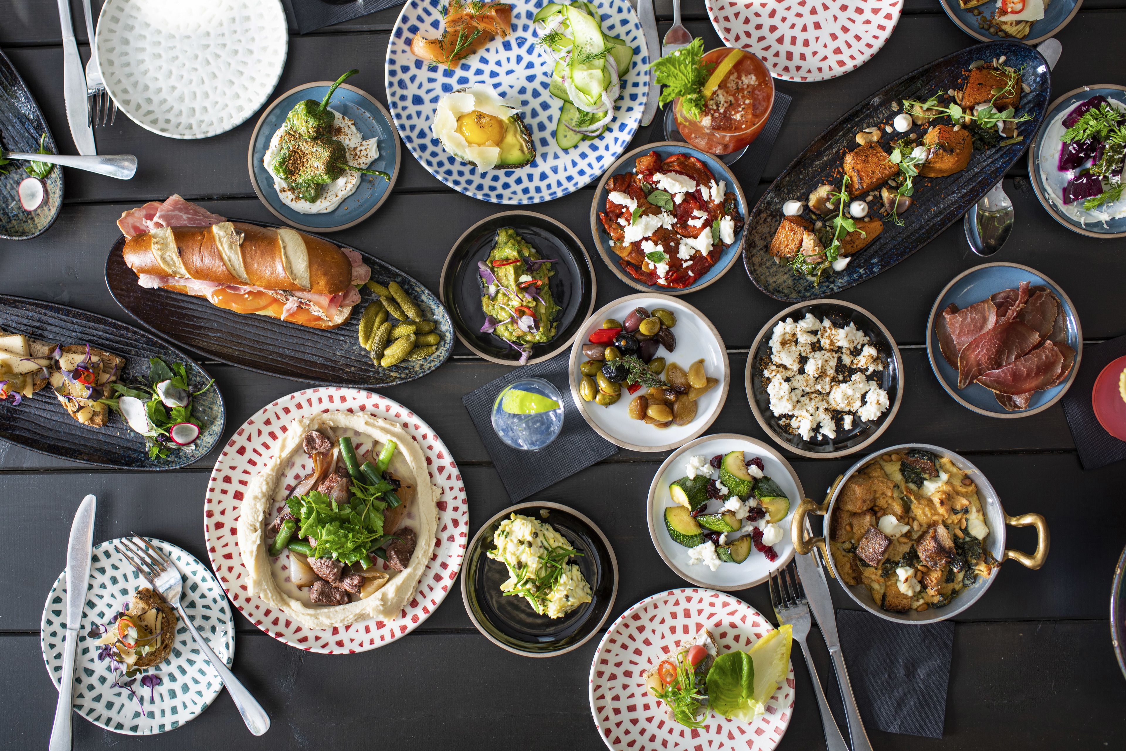 Café da manhã completo todos os dias (ILS 100 por pessoa) 