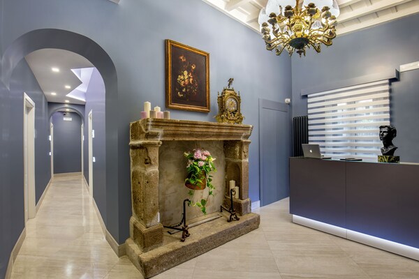 Gcf Luxury Suites, Guest House - Rome