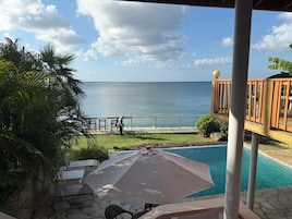 Apartamento panorâmico, 2 quartos, sacada, vista para a praia | Vista para praia/oceano