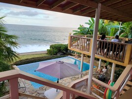 Apartamento panorâmico, 2 quartos, sacada, vista para a praia | Terraço/pátio