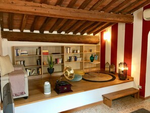 Penthouse de Luxo, 3 quartos | Sala de estar | TV de ecrã plano 