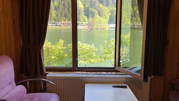 Cofre no quarto, secretária, quartos insonorizados