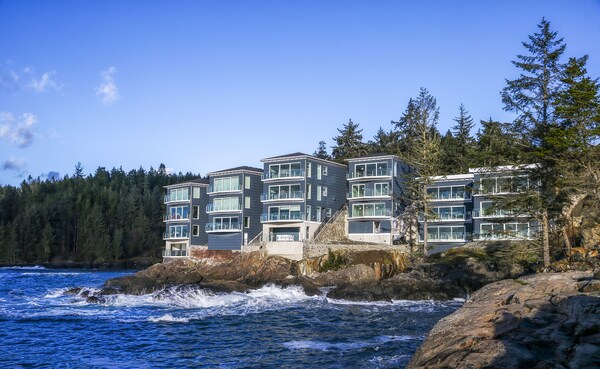 Sookepoint Ocean Cottage Resort - Vancouver Island