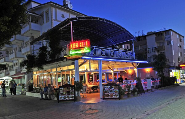 Sun Kiss Otel - Side