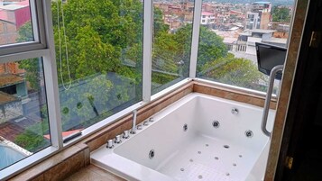 Suite (Master) | Minibar, secretária, quartos insonorizados, Wi-fi grátis 