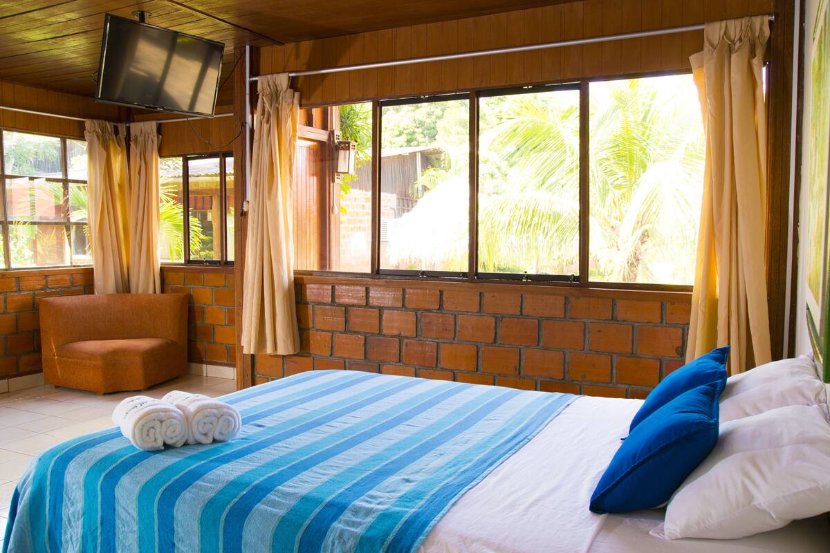 Quarto Duplo | Cofre no quarto, secretária, camas desdobráveis, Wi-fi grátis 