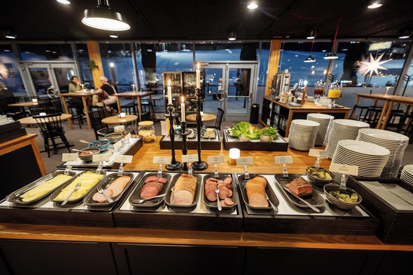 Pequeno-almoço tipo buffet diário incluído