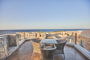 Vila superluxo, 2 quartos, cozinha, vista para o mar | Terraço/pátio