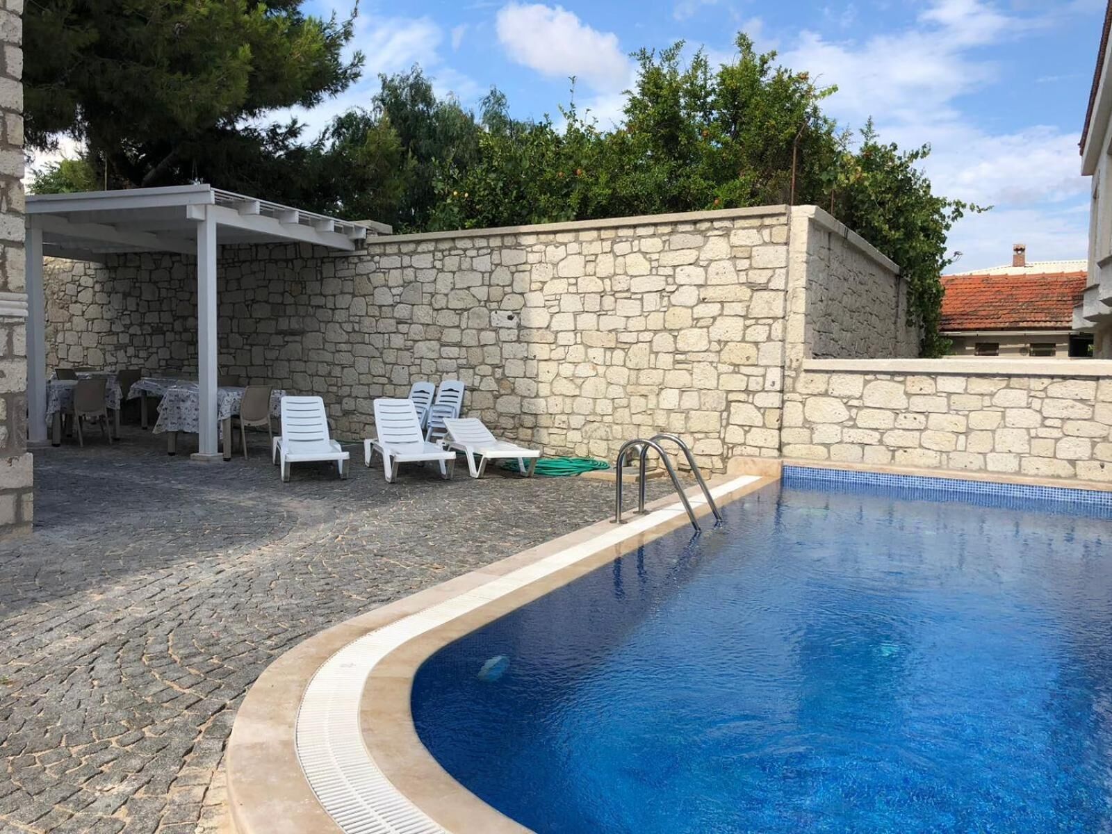 Piscina exterior sazonal 