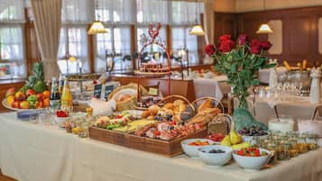Pequeno-almoço tipo buffet diário incluído
