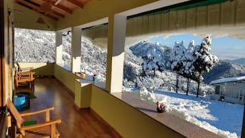 Quarto Premium | 1 quarto, roupa de alta qualidade, com decoração personalizada