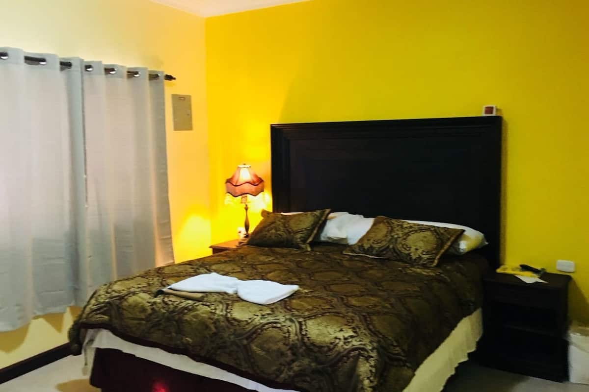 Secretária, Wi-fi grátis, roupa de cama fornecida