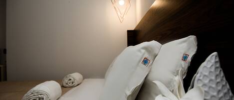 1 quarto, cofres nos quartos, escrivaninha, quartos à prova de som