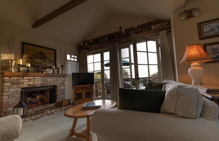 The Bonny Cottage By The Sea-spring Special - Cambria, CA