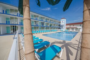 Piscina exterior sazonal